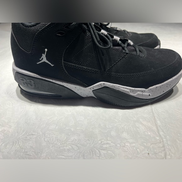 Shoes | Nike Jordan Max Aura 3 Black Wolf Grey Gs Youth Da821002 Sz 7y ...